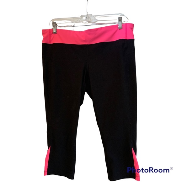 Xersion | Pants & Jumpsuits | Xersion Capri Yoga Pants Large | Poshmark